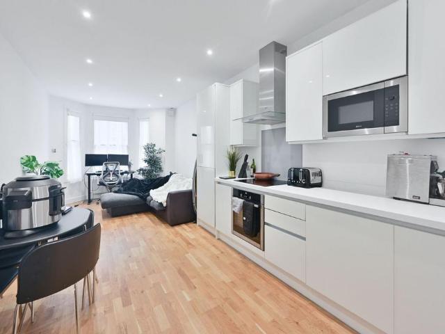 1 bedroom flat for sale