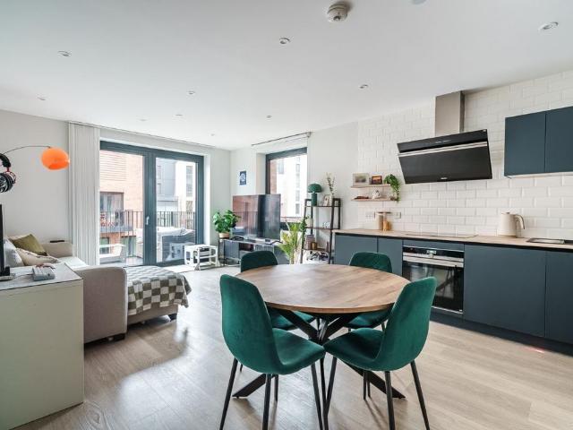 1 bedroom flat for sale