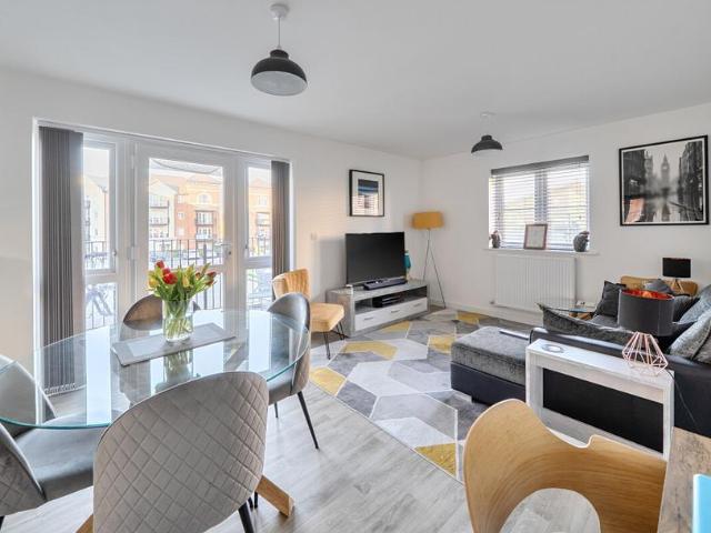 1 bedroom flat for sale