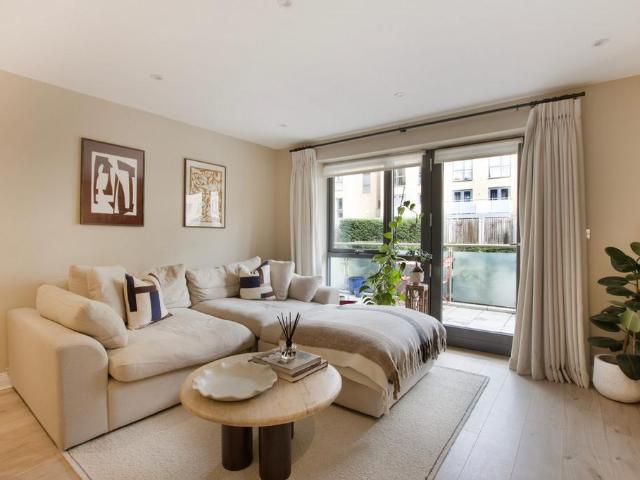 1 bedroom flat for sale