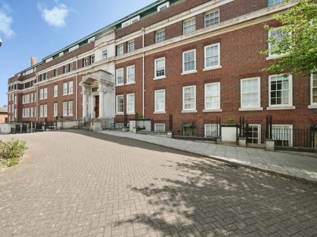 1 bedroom flat for sale