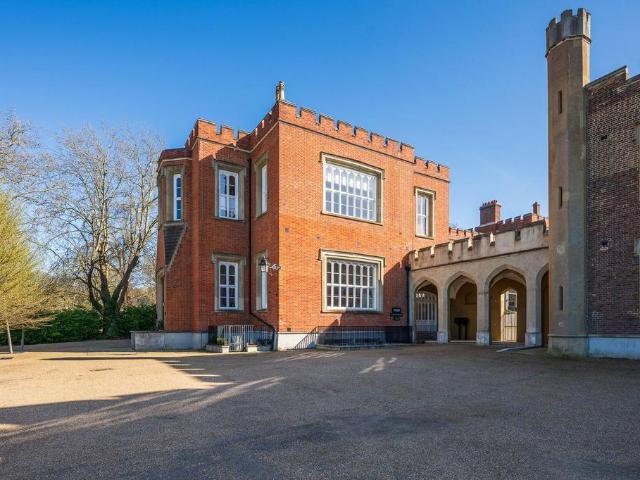 1 bedroom flat for sale