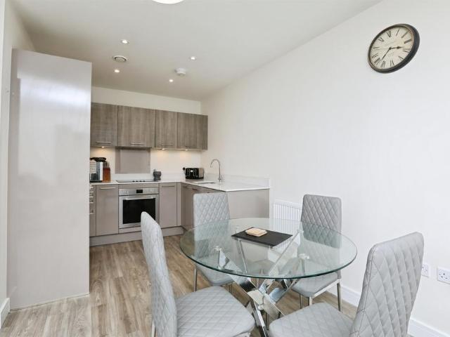 1 bedroom flat for sale