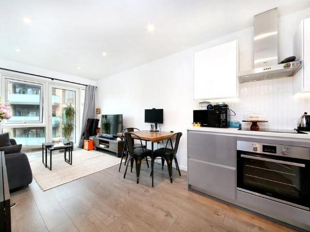 1 bedroom flat for sale
