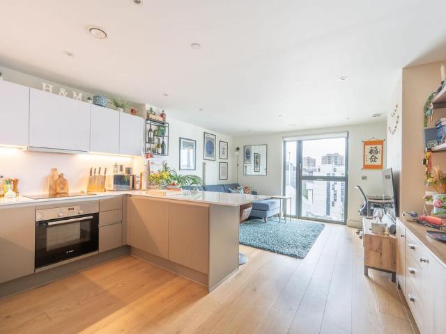 1 bedroom flat for sale