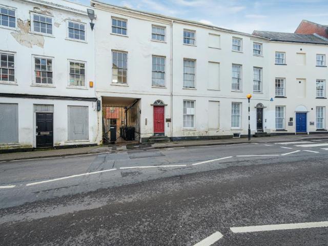 1 bedroom flat for sale