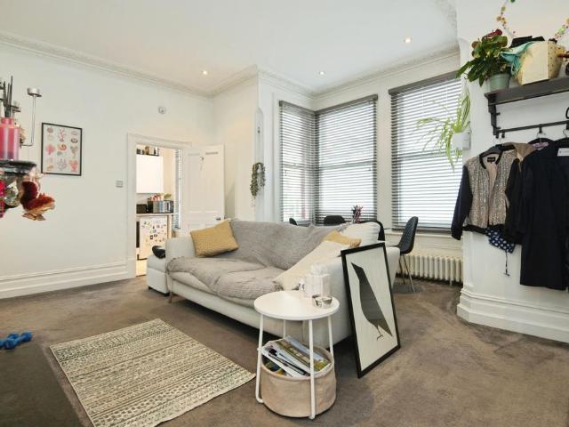 1 bedroom flat for sale