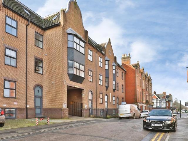 1 bedroom flat for sale