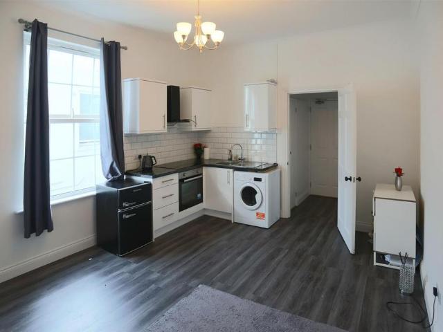 1 bedroom flat for sale