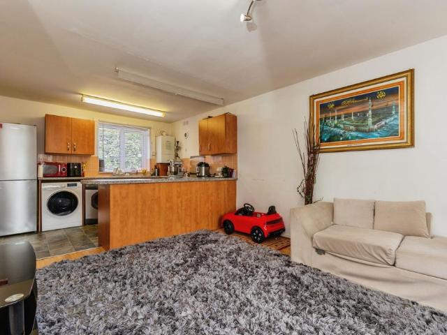 1 bedroom flat for sale