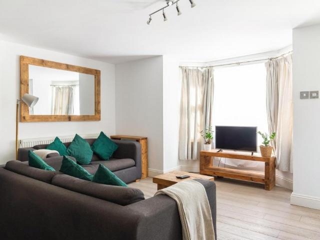 1 bedroom flat for sale