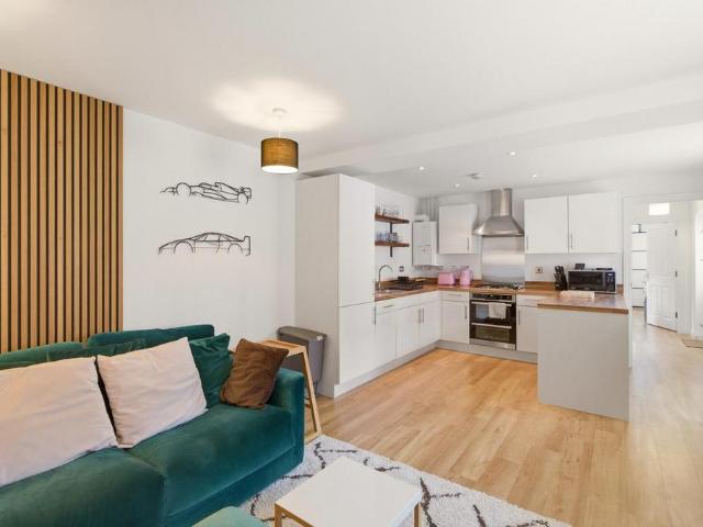 1 bedroom flat for sale