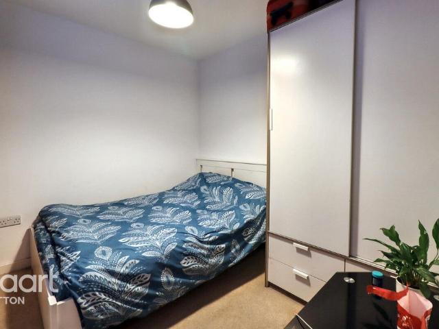 1 bedroom flat for sale