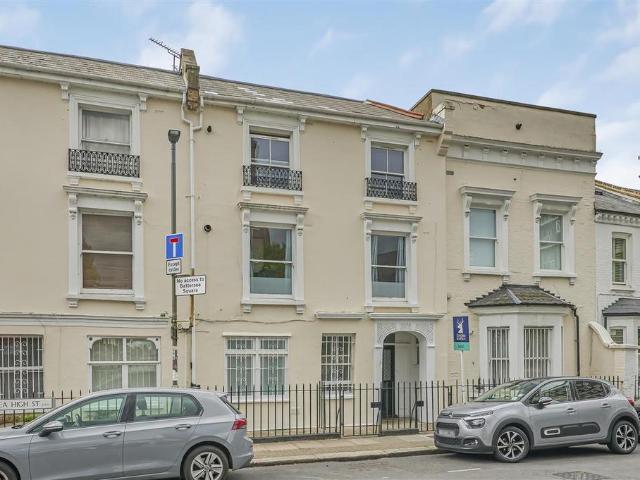 1 bedroom flat for sale