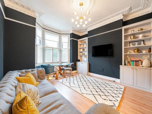 1 bedroom flat for sale