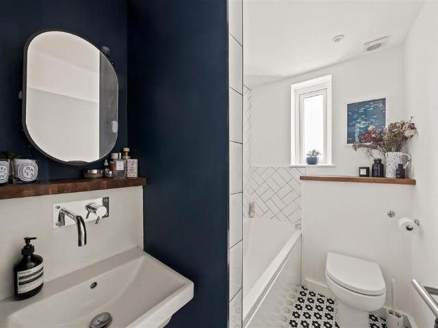 1 bedroom flat for sale