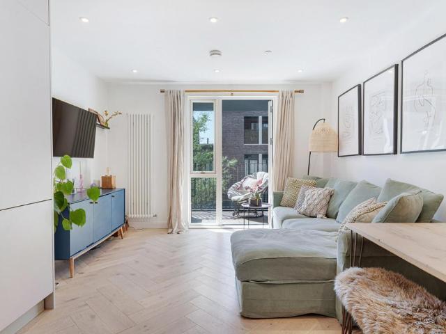1 bedroom flat for sale