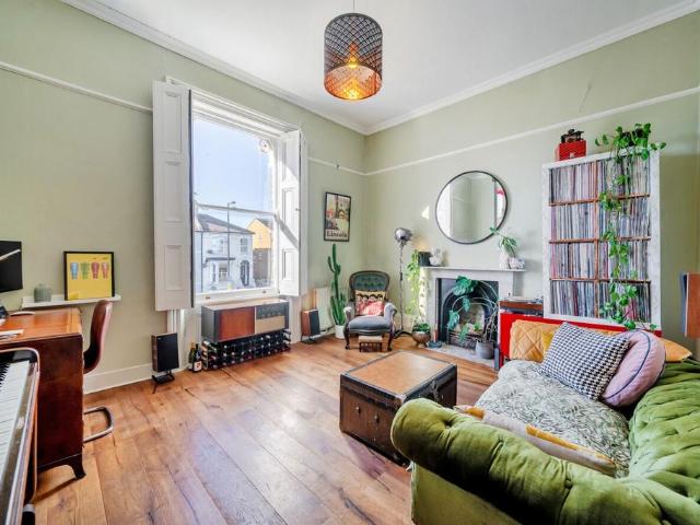 1 bedroom flat for sale
