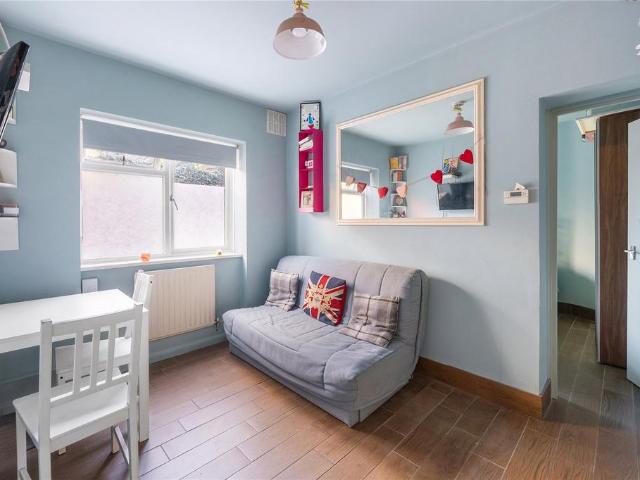 1 bedroom flat for sale