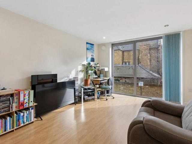 1 bedroom flat for sale