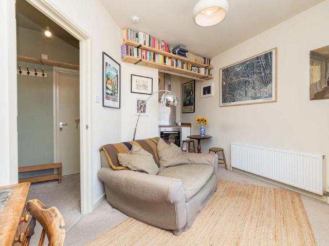 1 bedroom flat for sale