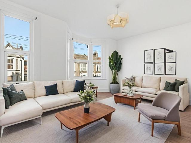 1 bedroom flat for sale