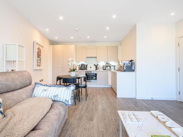 1 bedroom flat for sale
