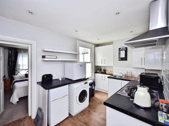 1 bedroom flat for sale