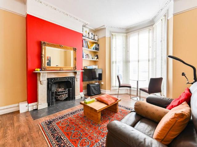 1 bedroom flat for sale