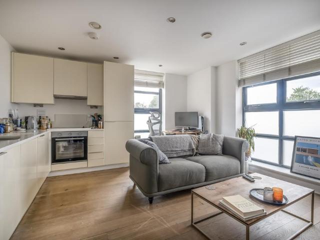 1 bedroom flat for sale