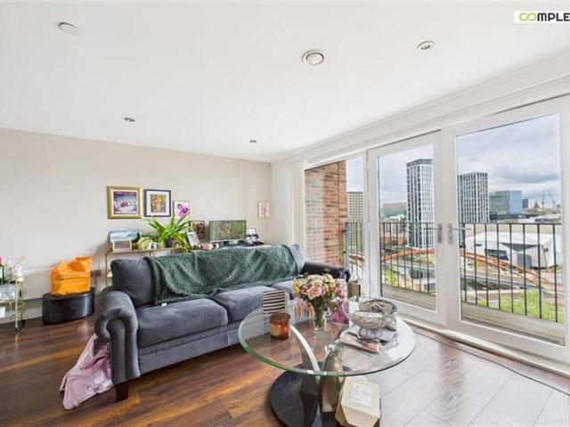 1 bedroom flat for sale