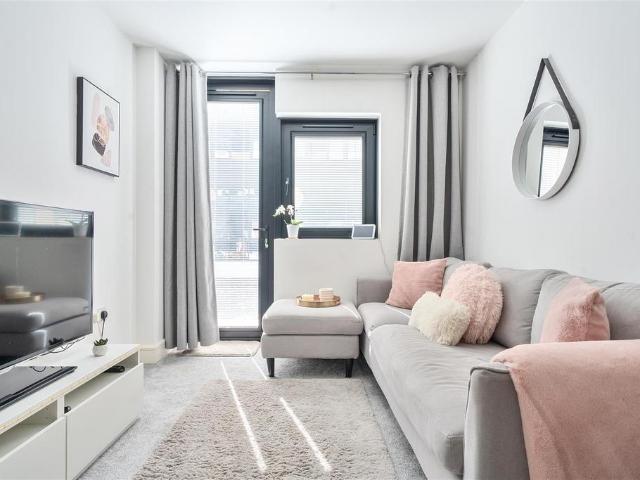1 bedroom flat for sale
