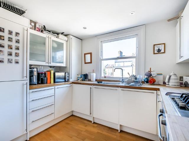 1 bedroom flat for sale