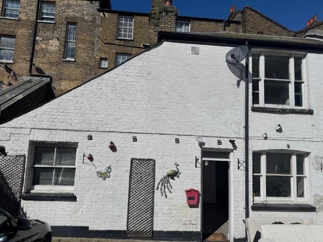 1 bedroom flat for sale