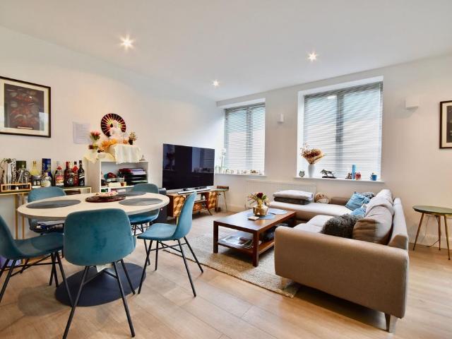 1 bedroom flat for sale