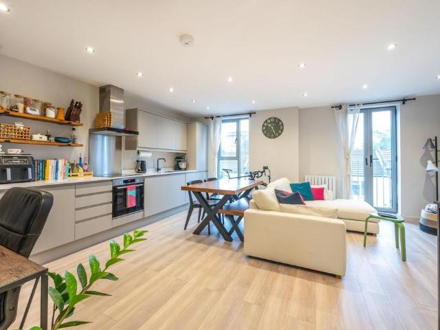 1 bedroom flat for sale