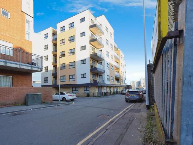 1 bedroom flat for sale