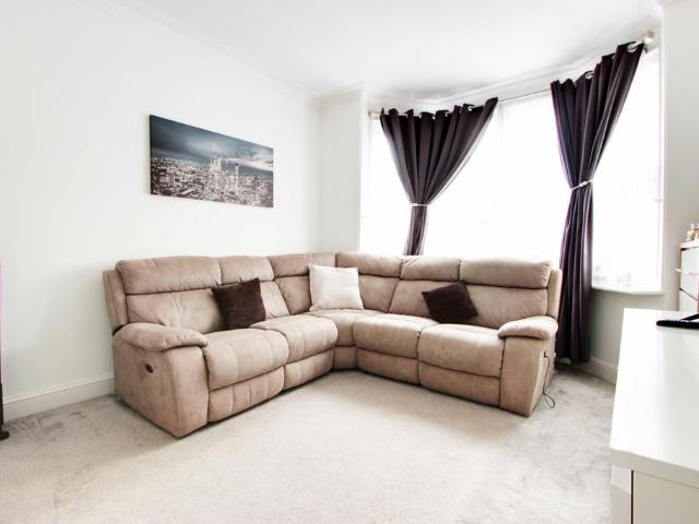 1 bedroom flat for sale