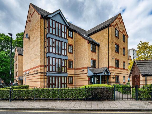 1 bedroom flat for sale