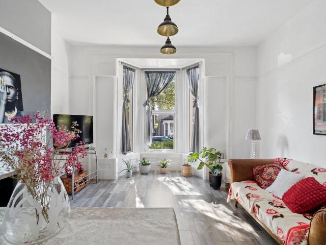 1 bedroom flat for sale