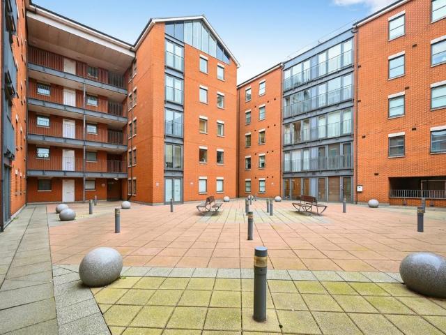 1 bedroom flat for sale