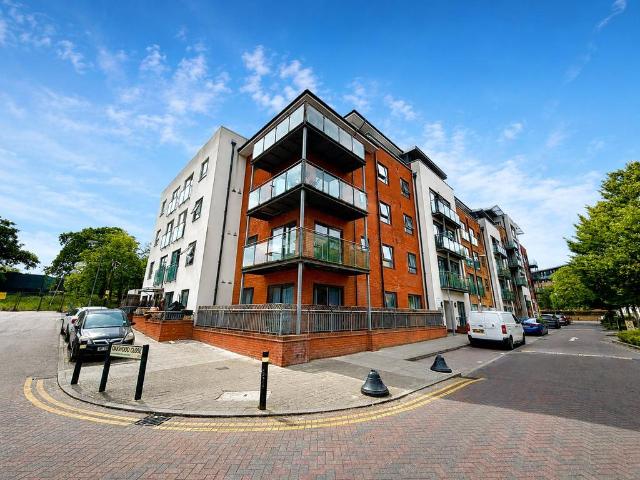 1 bedroom flat for sale