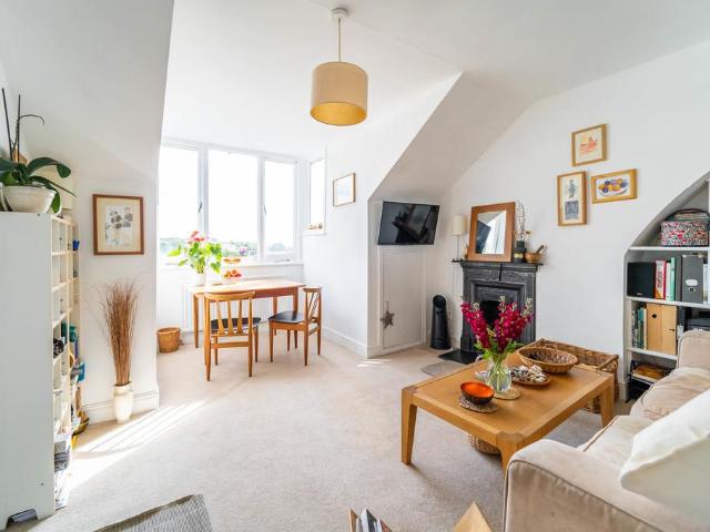 1 bedroom flat for sale