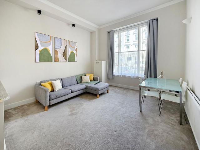 1 bedroom flat for sale