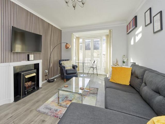 1 bedroom flat for sale