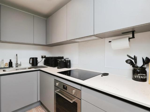 1 bedroom flat for sale
