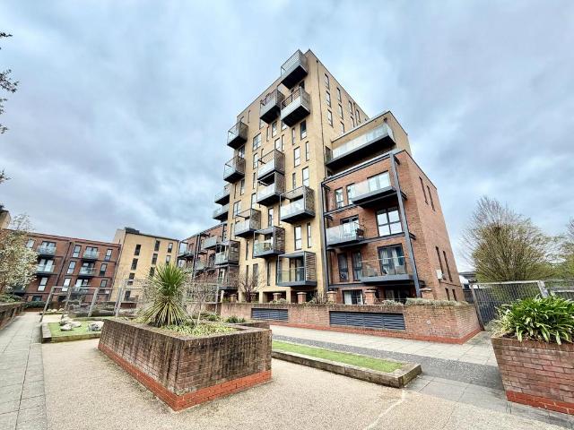 1 bedroom flat for sale
