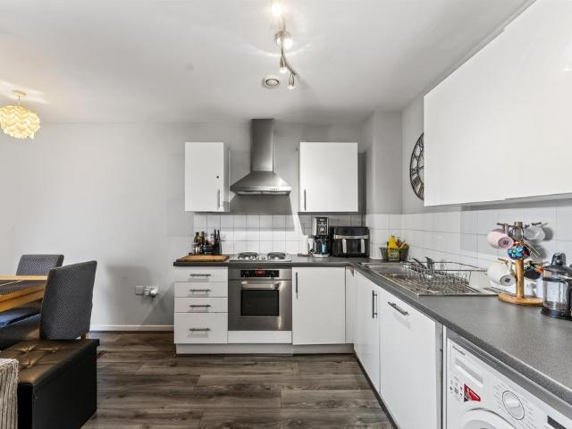 1 bedroom flat for sale
