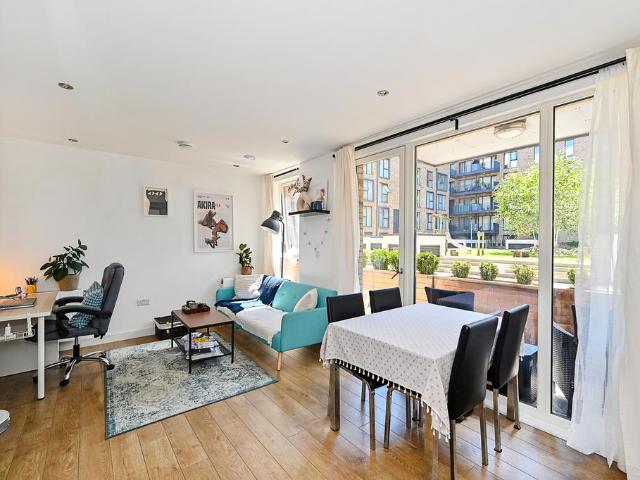1 bedroom flat for sale