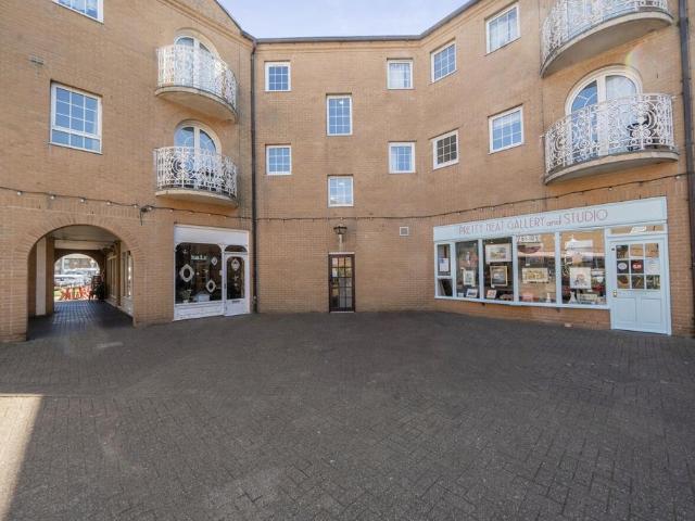 1 bedroom flat for sale
